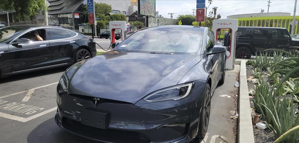 2022 Tesla Model S lease in Los Angeles, CA